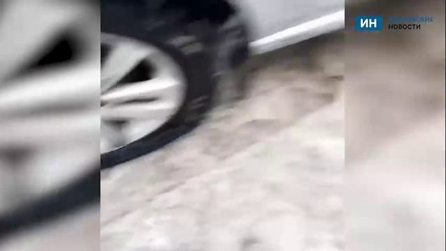 Девять машин пробили колеса в Иванове у 32-ой гимназии