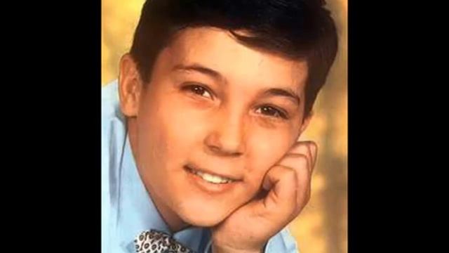 «Санта Лючия», неаполитанская песня. Исполняет Робертино Лорети (дискант).