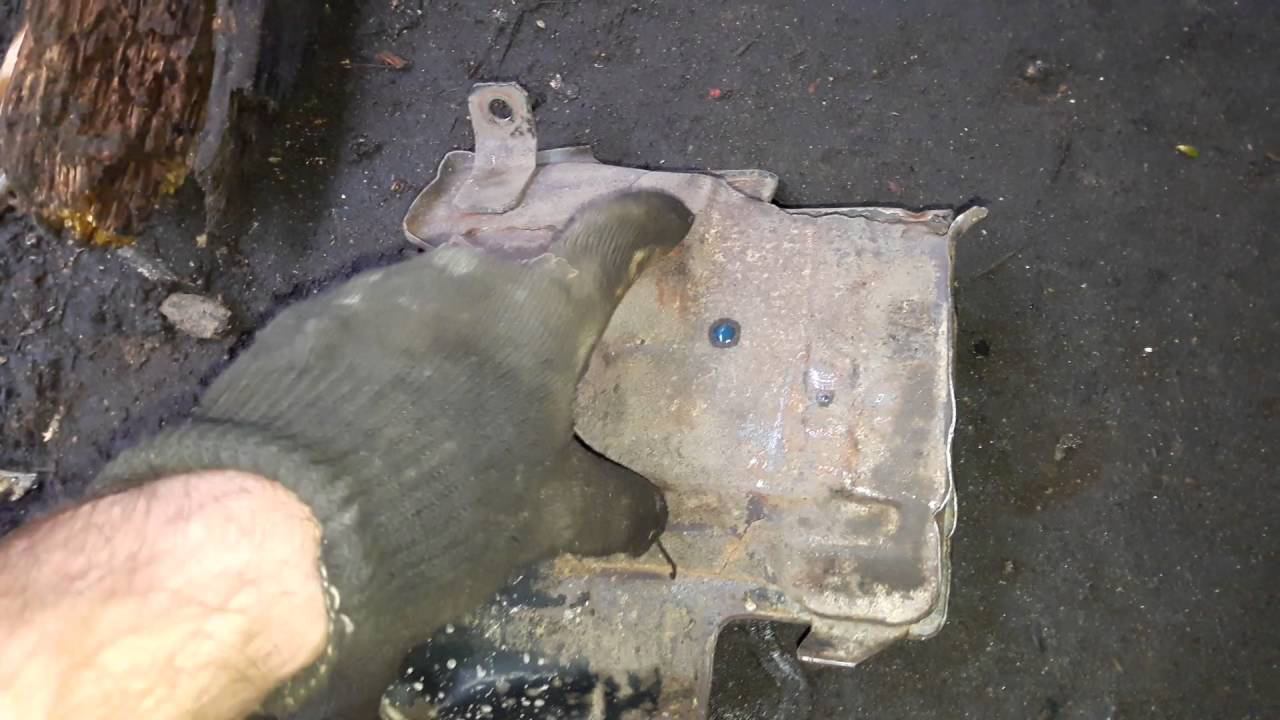 Как снять щиток стартера на Нива Шевроле с кондиционером.