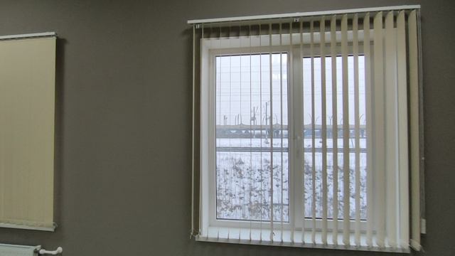 Вертикальные жалюзи в офис с тканью блекаут. от компании SVIL.