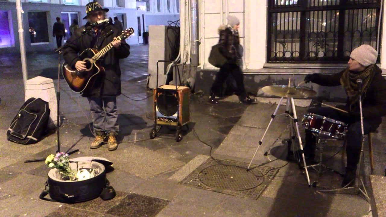 На углу у Оперетты