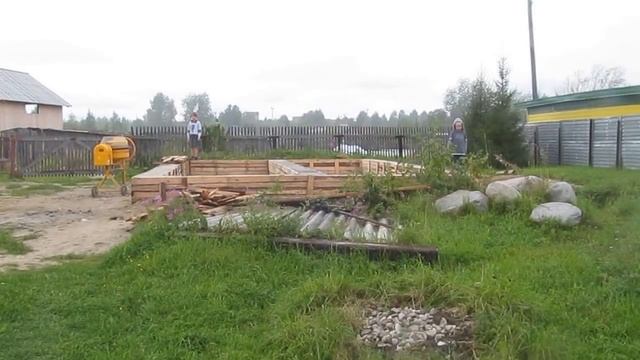 Фундамент будущего дома 6 х 9 из бруса 150 х 150 [RBU7USqoNDo].mp4