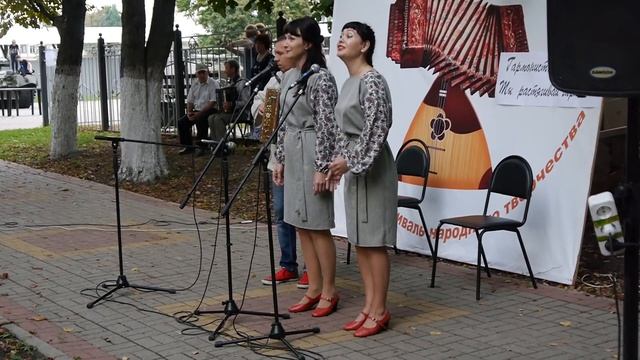 "В лесу родилась ёлочка" (но не та, которую мы все знаем)