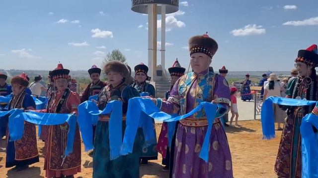 ЭБ НАЙРАМДАЛАЙ СЭРГЭ ОНОН МҮРЭНЭЙ ЭРЬЕДЭ