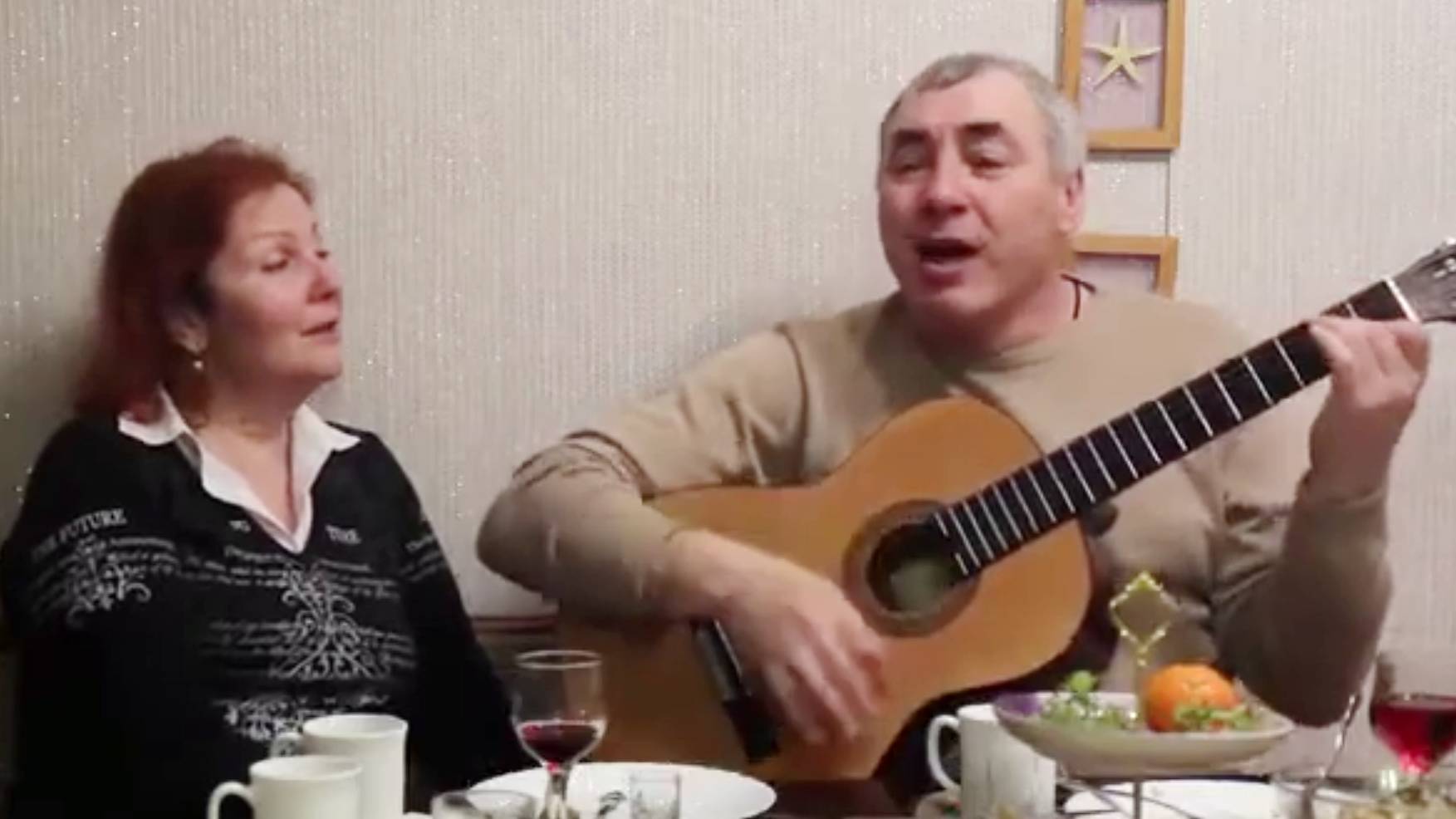 Поют Сергей и Елена Фондаратовы (Дуэт "СеЛена"). 2013 г.