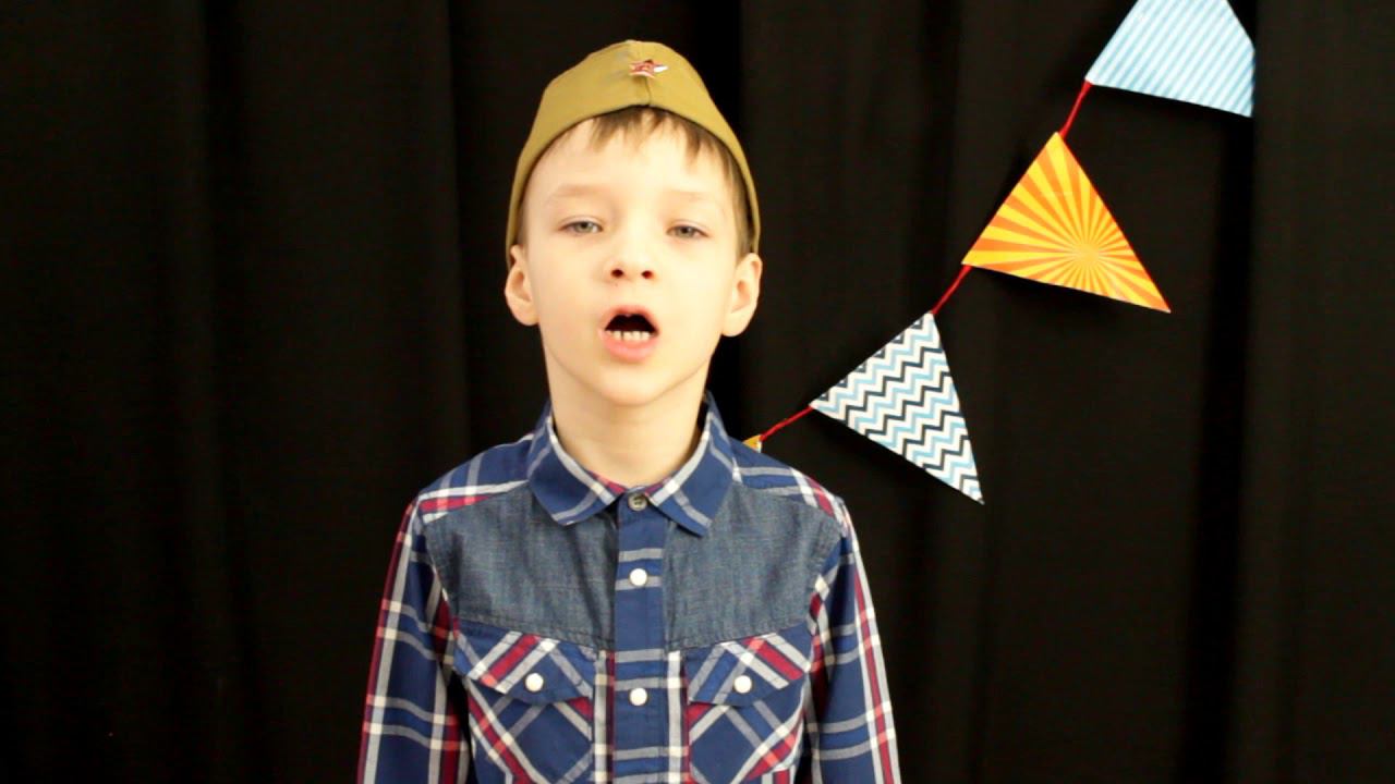 Роберт  Рождественский "Баллада о маленьком человеке"