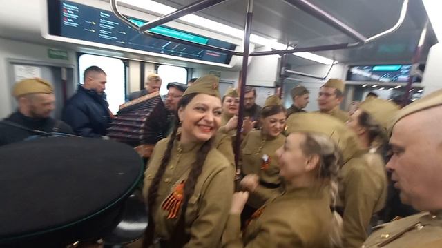 Едут_по_Берлину_наши_Казаки_Иволга_4_0_с_песней_по МЦД4