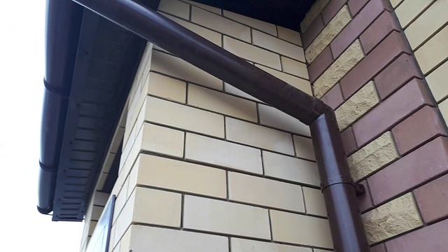 Закончили строительство тамбура. Начали ремонт квартиры.