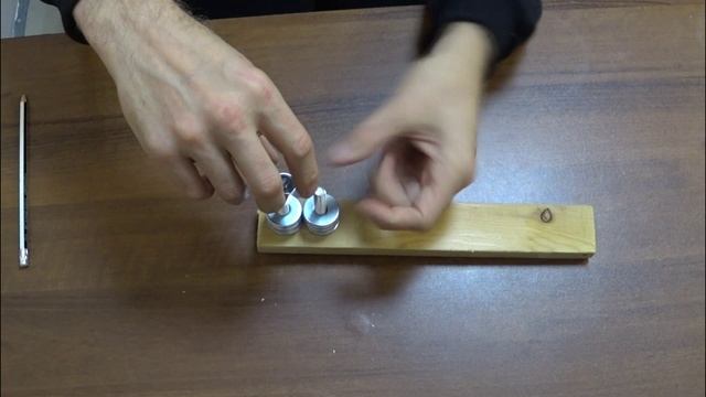 Самый простой нож для бутылок.