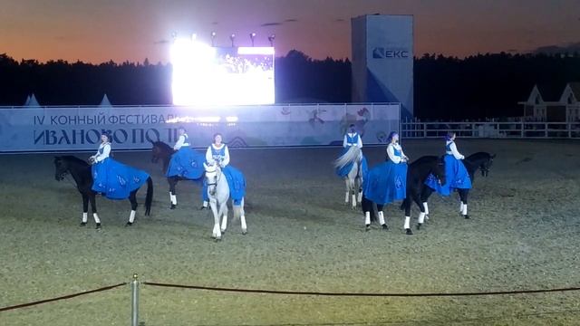 Во поле берёзка стояла