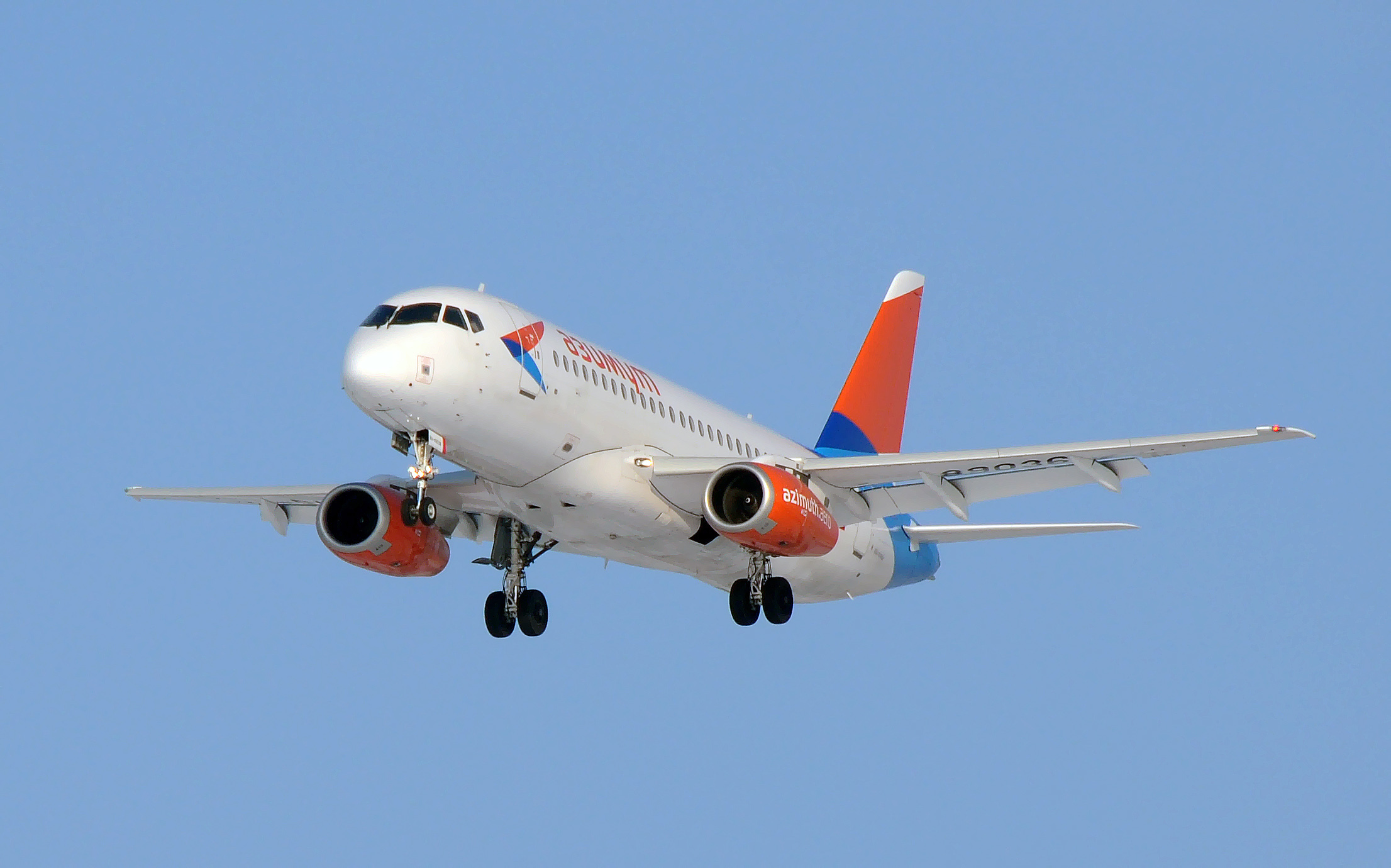 Сборка модели авиалайнера Sukhoi Superjet 100 , масштаб 1:144