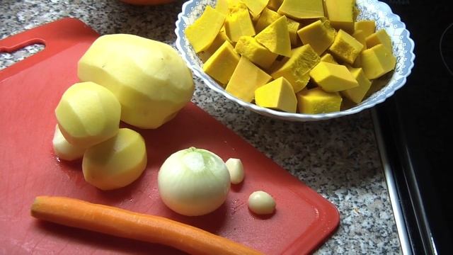 ПИТАЕМСЯ МЕСЯЦ НА 12 000 рублей семьёй из 4-х человек.4 ДЕНЬ/СУП-ПЮРЕ ИЗ ТЫКВЫ/Привезли арбузы,дыни.
