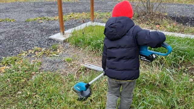 Аккумуляторный триммер Makita DUR181RF - обзор газонокосилки