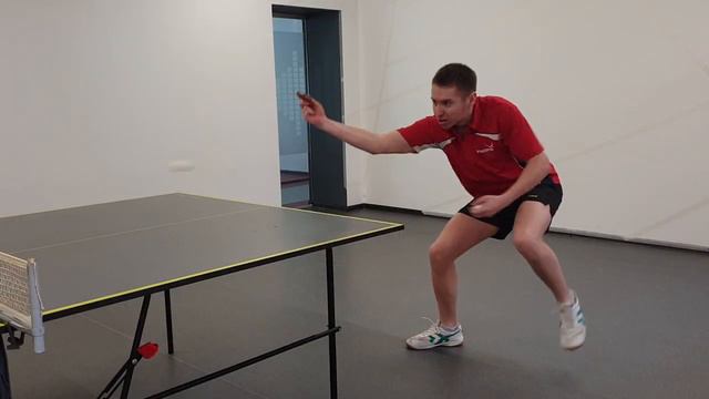 Играем крохотной ракеткой Donic