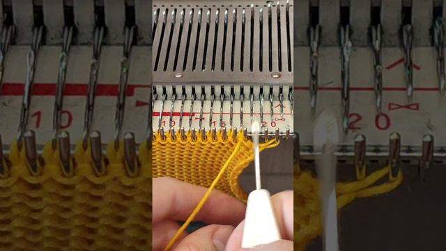 Самый простой способ закрытия петель на вязальной машине