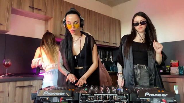 MEGERA & LYUBA TVEN - Dj set Techno 2022