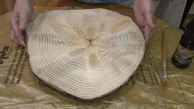 Разделочная доска из спила сосны.