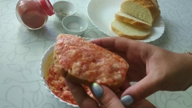 Это вкуснее чем беляши и никакой возни с тестом. Быстро и просто. Горячие бутерброды с фаршем