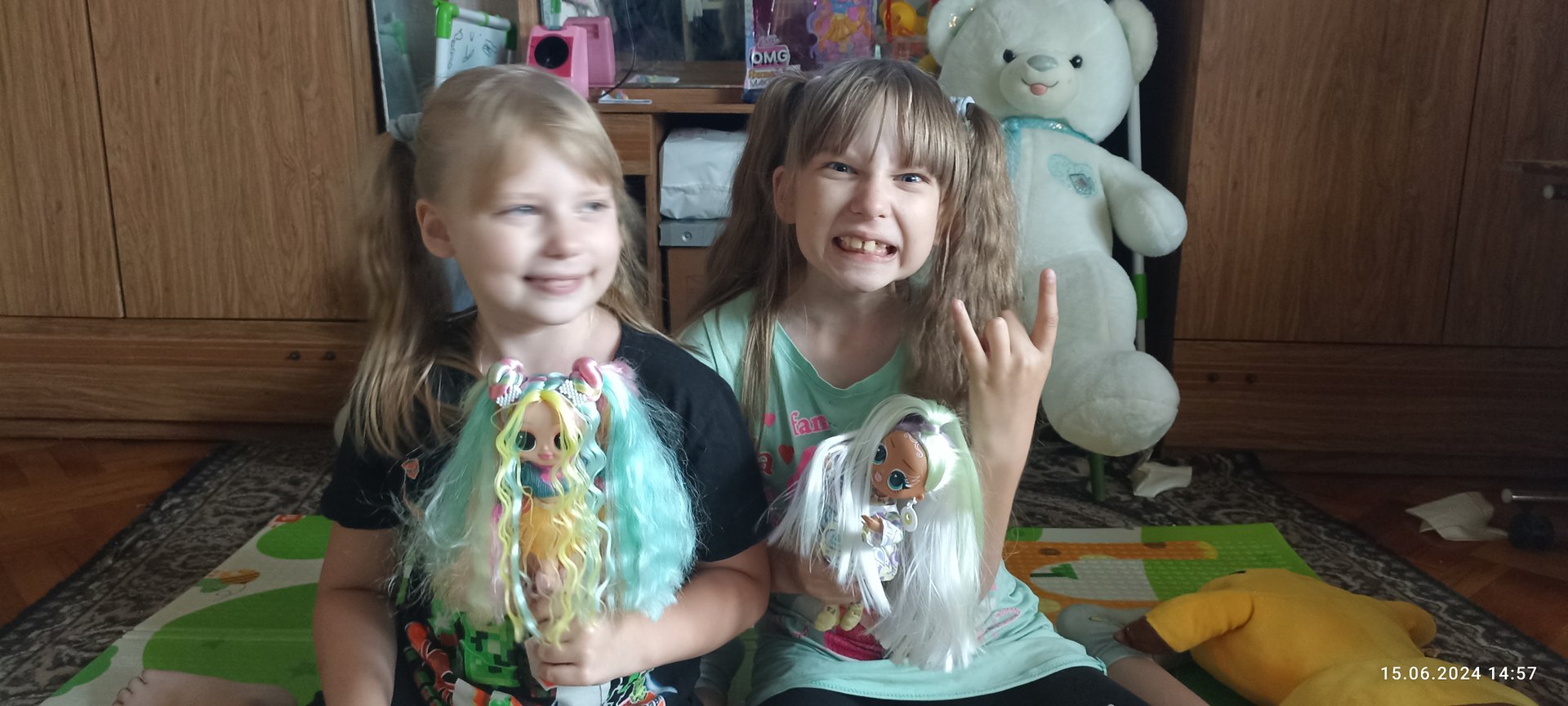 ДанаМи Шоу! Смешно до слез 😁 Дана учит Миру петь, в конце неожиданно громко! 😄