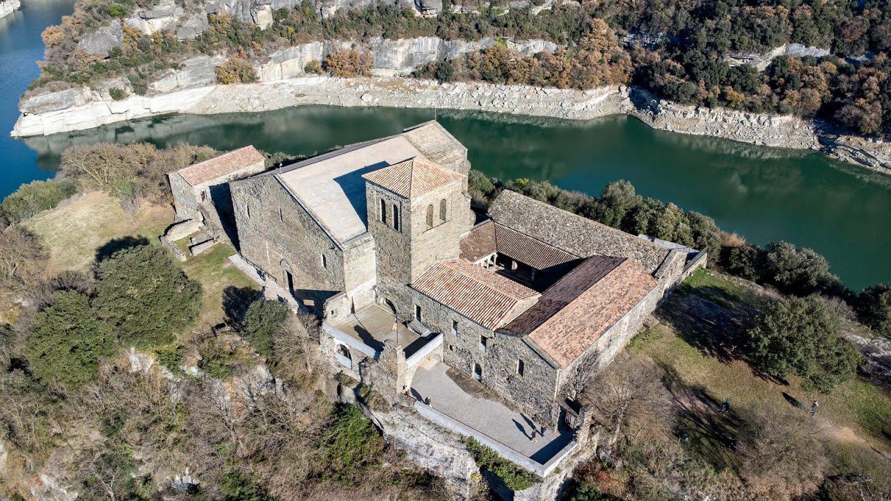 Монастырь Sant Pere de Casserres, Каталония, Испания. 5 декабря 2021г.