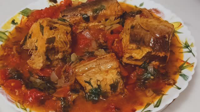 БУГЛАМА из горбуши. Самый простой способ приготовления рыбы с помидорами.