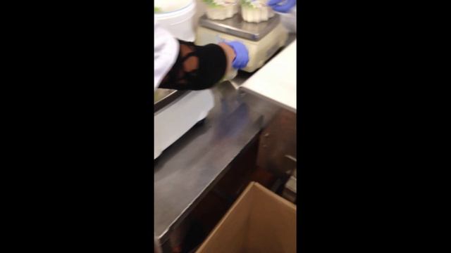 Дозирование творога в лотки термоформера