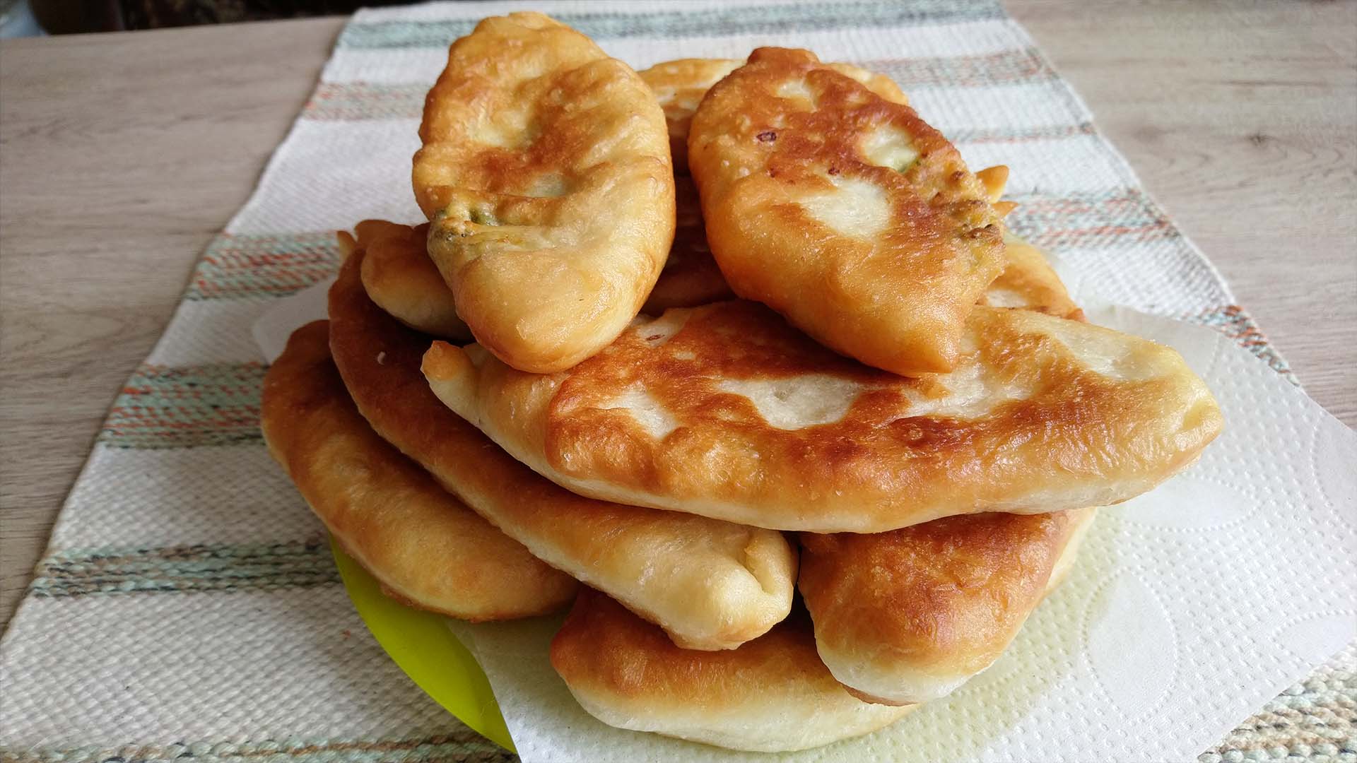 Тесто для пирожков, пирогов, беляшей. Протое и самое вкусное!!!