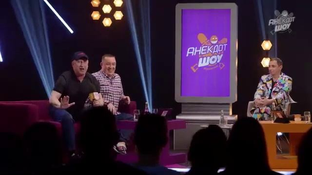 Анекдот про значок