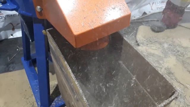 Дробилка Измельчитель сена МИ-500Р  дробление на сетке 10мм.mp4