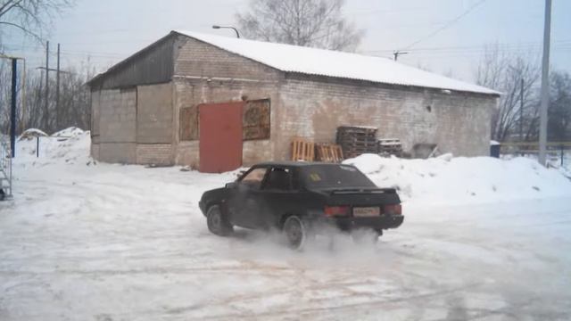 Юра фигачит