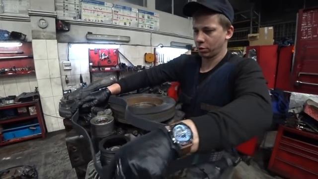 MERCEDES OM501 V6 Капитальный ремонт мотора _ Полная сборка ДВС Mercedes Actros + первый запуск.mp4