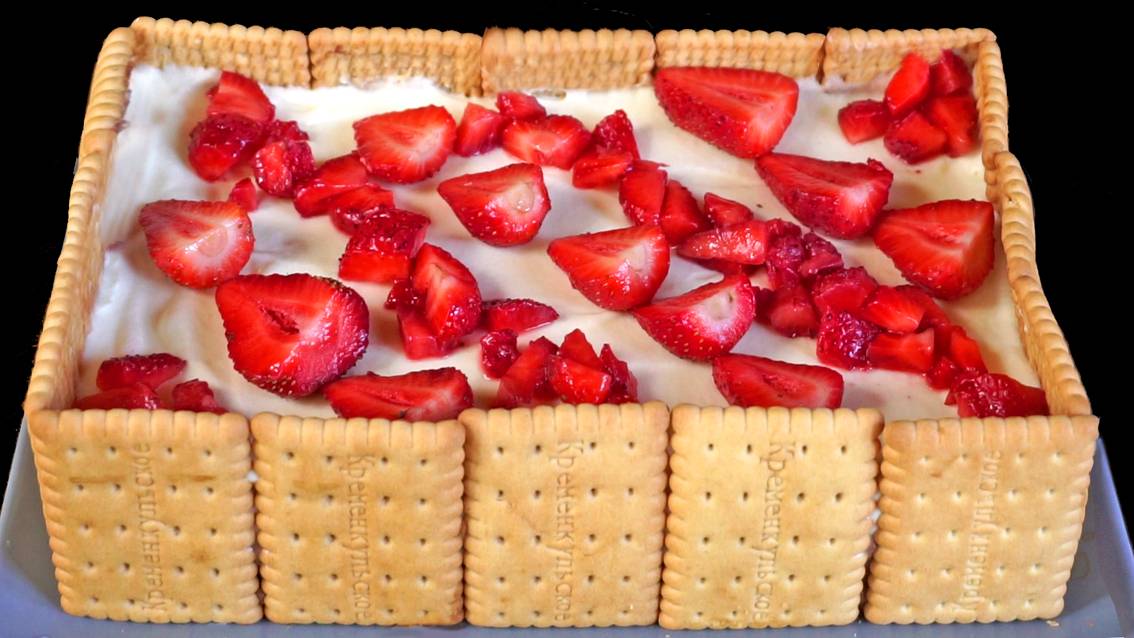 Это так вкусно, что можно готовить каждый день! Лучший клубничный пирог! Никакой выпечки!