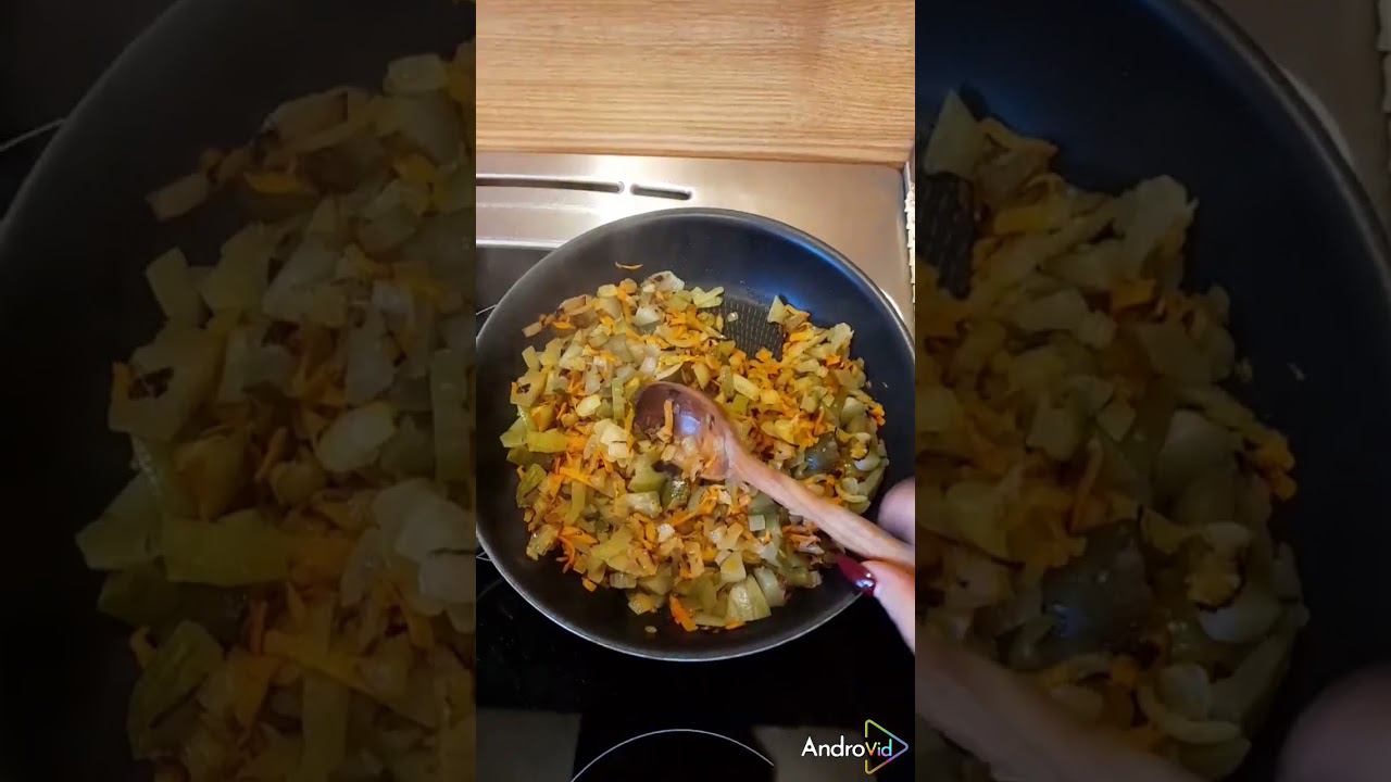 Рассольник вкусный наварила-за стол всех сразу пригласила!