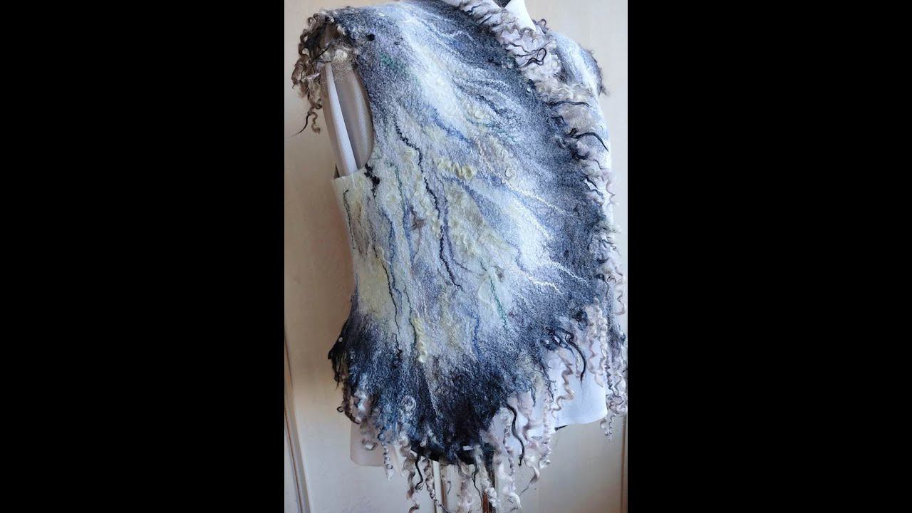 Валяный жилет с шёлком и овечьими кудрями "Оттепель".