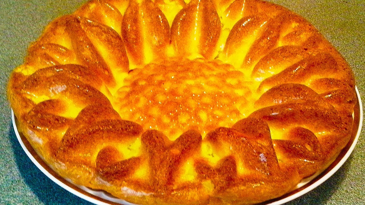 Какой же он вкусный! Нежный заливной рыбный пирог из консервы и картофеля на сметане.mp4