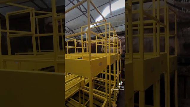 Лестницы перекатные I Постаменты I Эстакады I лестница с площадкой