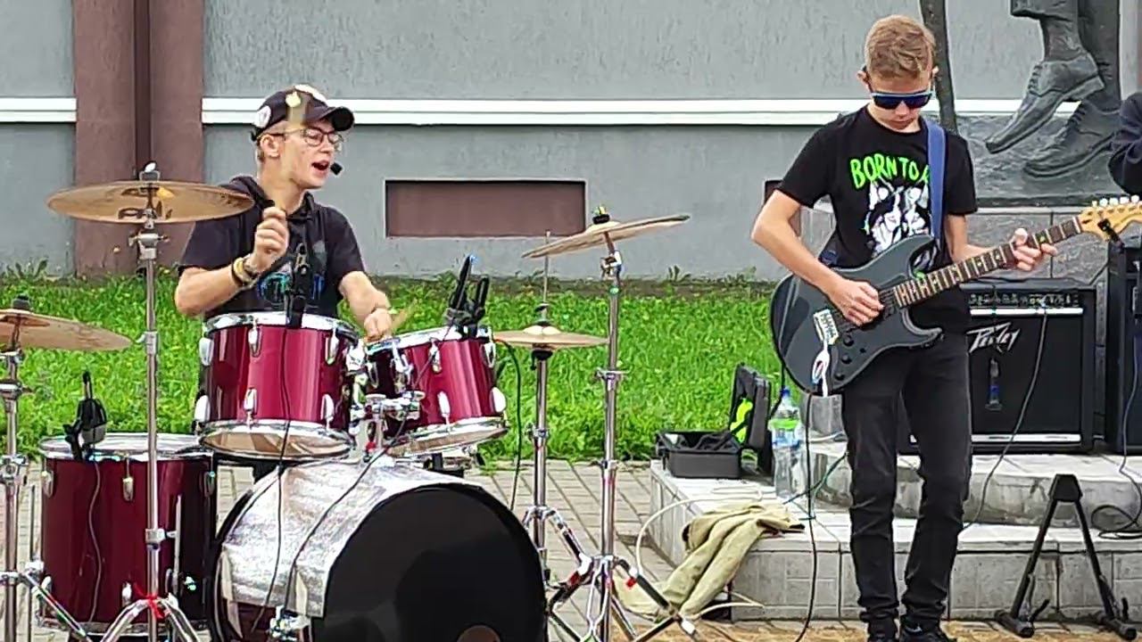 Грустная иностранная песня. Школьная рок-группа при Дворце пионеров.