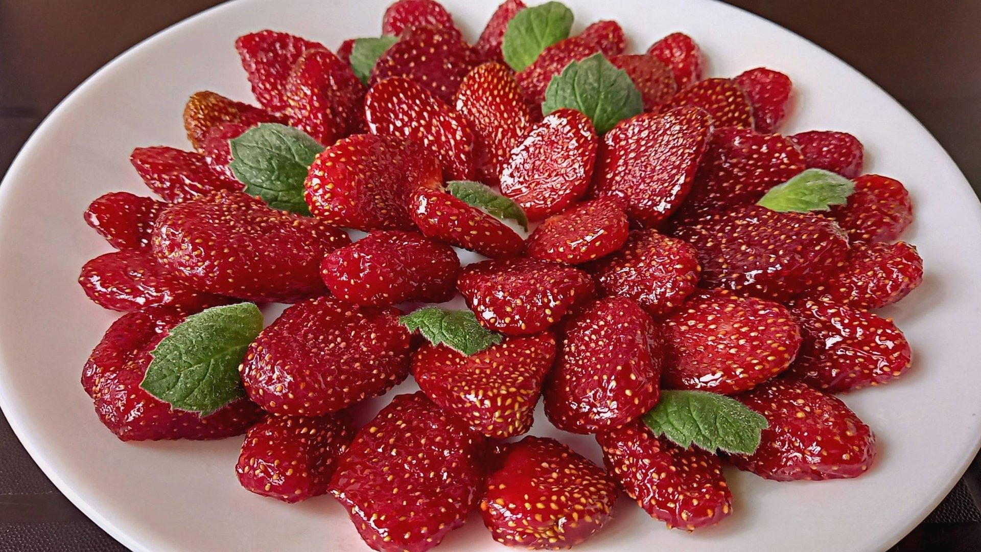 Цукаты из клубники. Вместо конфет