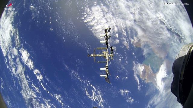 Маневрирование и причаливание корабля "Союз" к МКС