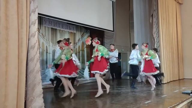 Хореографическая студия "Карусель" / "Калинка праздничная" / Концерт "День учителя 2021"