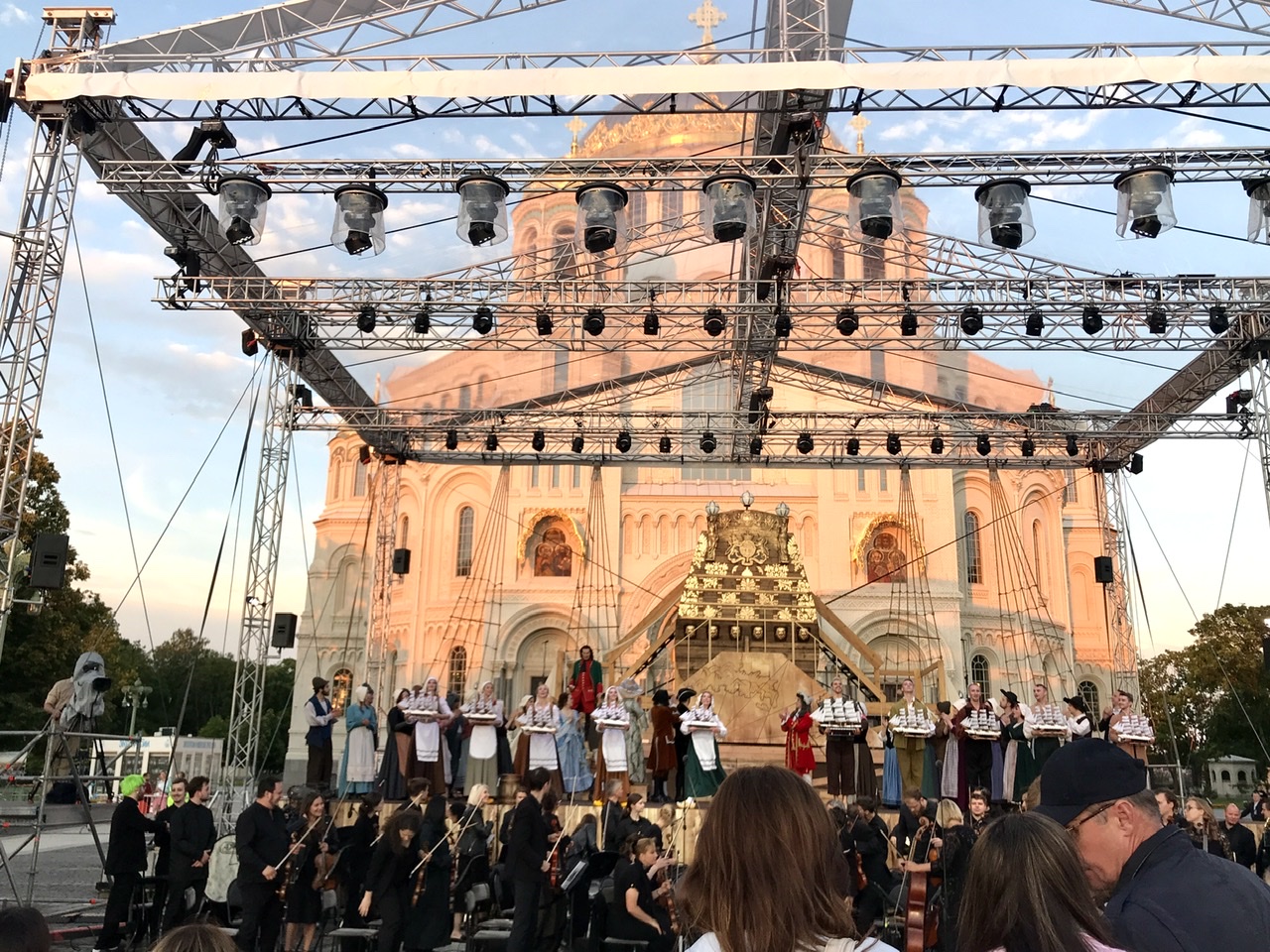 Фестиваль "Опера - всем"2022: "Царь и плотник" Фрагменты (8)