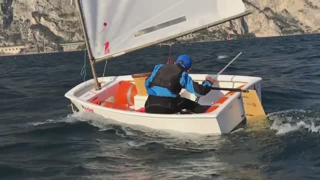 Техника управления парусным судном - Поворот Фордевинд -  Dinghy Optimist