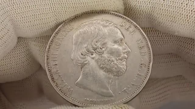 Нидерланды 2½ гульдена, 1871 года.