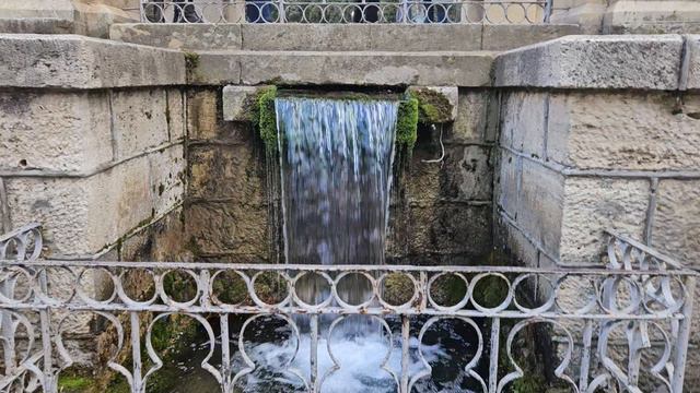 Стеклянный водопад в городе Кисловодск.