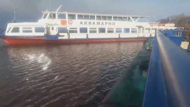 Архангельск Теплоход чуть не ударил кормой причал.