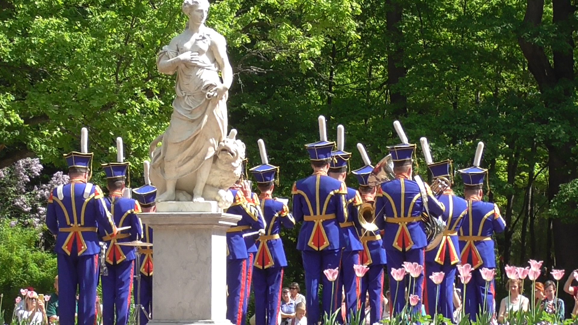 Духовой оркестр в Павловском парке.  Марш Печорского полка.MP4
