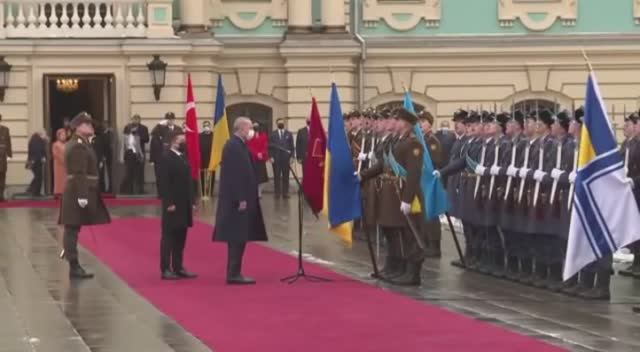 Эрдоган с нацистским приветствием к укровоякам, - «Слава Украине», те ему в ответ, - «Героям слава»!