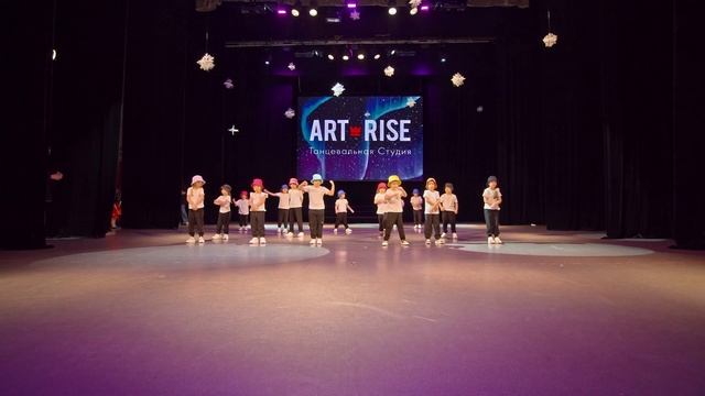 Группа по Street Styles (4-6 лет) Зенина Виктория и Катков Павел "Маленький босс"