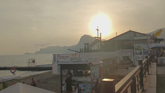 Судак Крым ресторан по ЦЕНЕ столовки Иду до классного ресторанчика от Набережной в сентябре