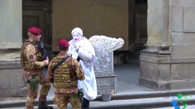 Флоренция  Италия- Мост Санта Тринита Флоренция и Фонтан Кабанчик (Porcellino)